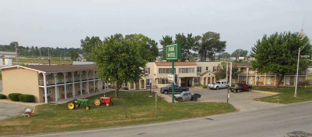 PARK MOTEL - Updated April 2024 - 803 4th Ave S, Denison, Iowa - Hotels ...