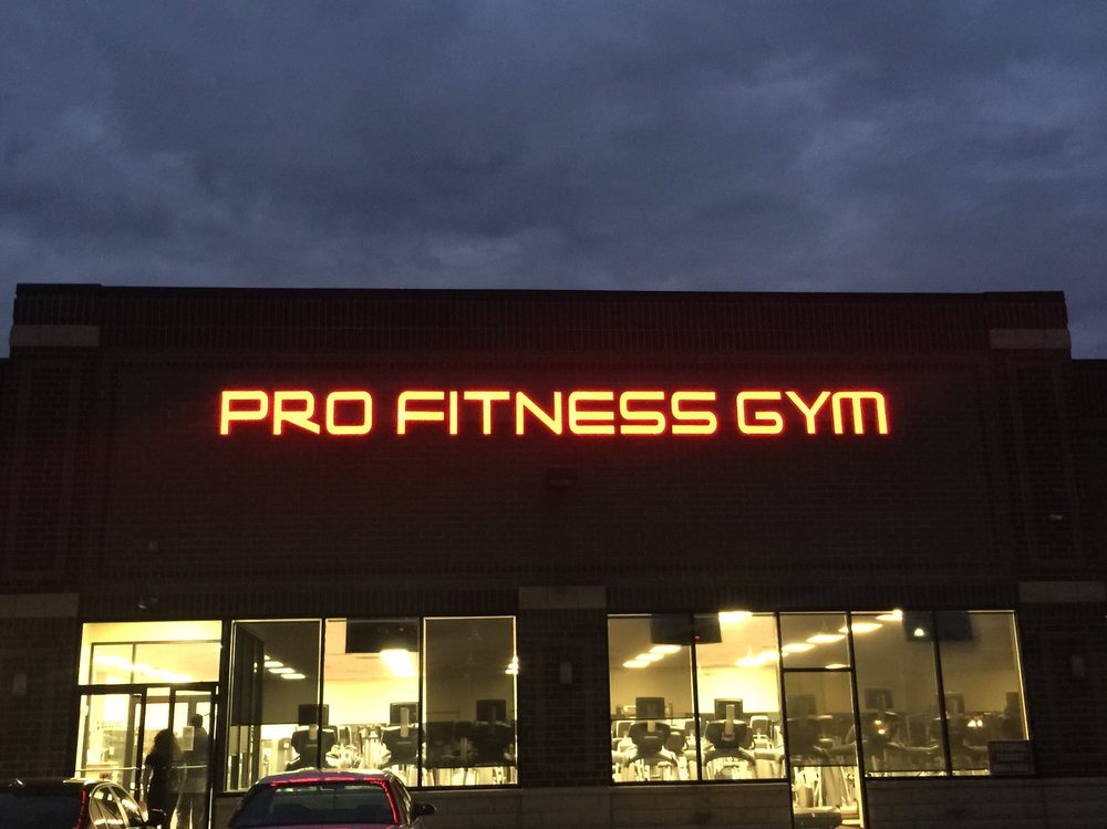 PRO FITNESS GYM - Updated October 2025 - 24 Reviews - 2172 Lake Cook Rd ...