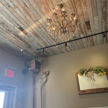 TABLE 87 - BROOKLYN HEIGHTS - Updated January 2026 - 351 Photos & 403 ...