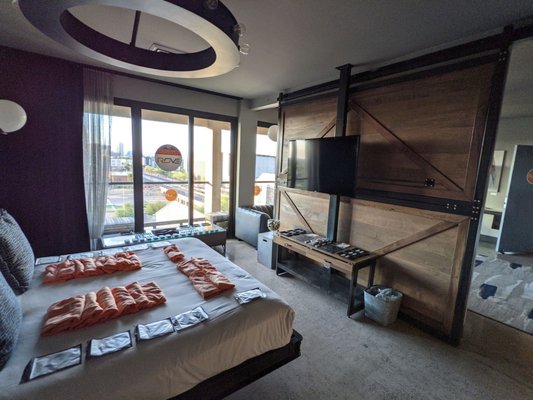 FOUND:RE PHOENIX - 485 Photos & 257 Reviews - 1100 N Central Ave ...