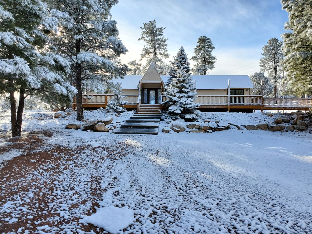 RIM TOP SMOKE HAUS - Updated July 2025 - 1992 Twin Pine Trl, Heber ...