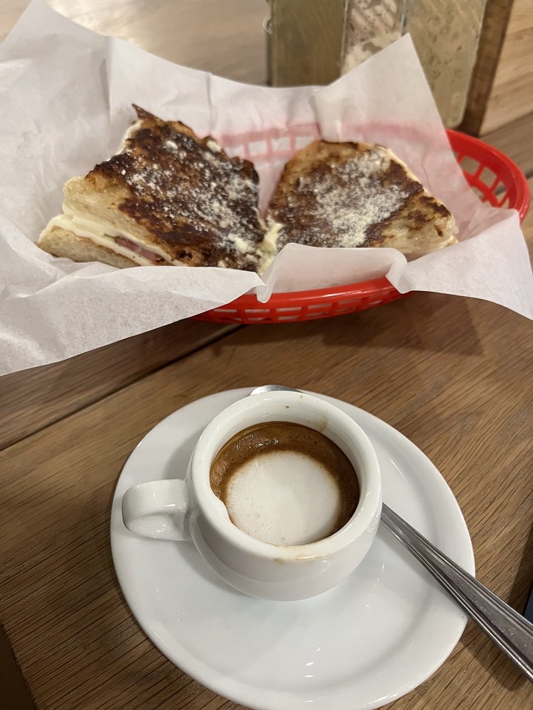 PARMA CAFÉ - 12 Photos - 505 Rue de la Gauchetière O, Montréal, Quebec ...