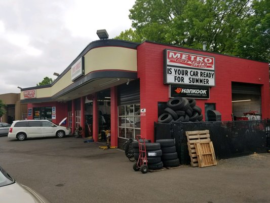METRO CAR CARE TIRE PROS - Updated October 2025 - 10 Photos & 43 ...