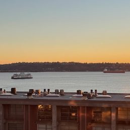 MAXIMILIEN - Updated June 2025 - 1051 Photos & 906 Reviews - 81A Pike ...