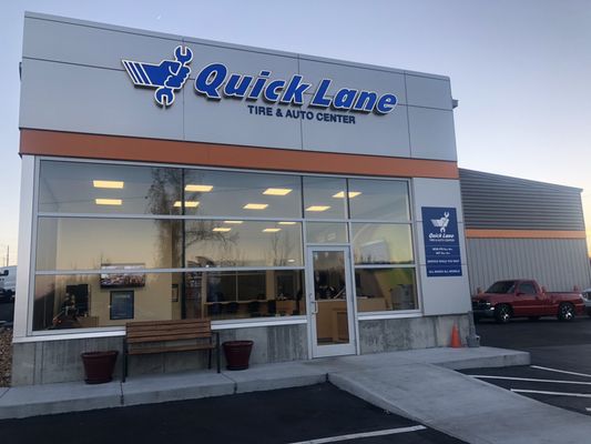 QUICK LANE TIRE & AUTO CENTER - Updated October 2025 - 41 Photos - 12821 State Route 21, De Soto ...