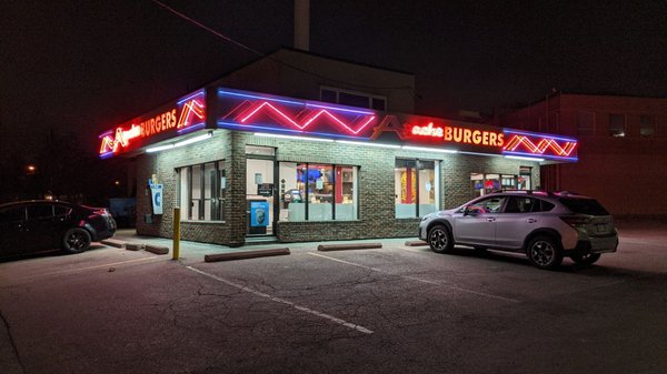 APACHE BURGERS - Updated April 2025 - 85 Photos & 183 Reviews - 5236 ...