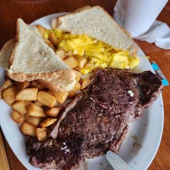 LAYTON’S FAMILY RESTAURANT - Updated May 2025 - 301 Photos & 330 ...