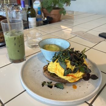 TWO HANDS - Updated December 2024 - 916 Photos & 465 Reviews - 1011 ...