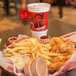 RAISING CANE’S - Updated July 2025 - 140 Photos & 67 Reviews - 10 Astor ...