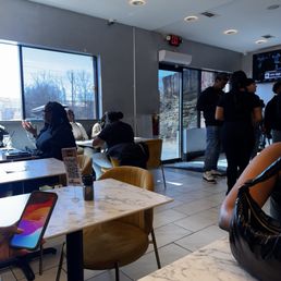 SOUTHERN QUEENZ RESTAURANT & BAR - Updated December 2025 - 356 Photos ...