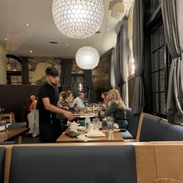 PERRY’S RESTAURANT - Updated March 2025 - 888 Photos & 920 Reviews ...