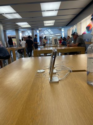 APPLE STORE - SAINT LOUIS GALLERIA - Updated October 2025 - 21 Photos ...