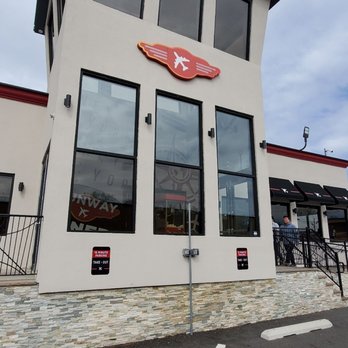 RUNWAY DINER - Updated May 2024 - 139 Photos & 107 Reviews - 380 US-46 ...