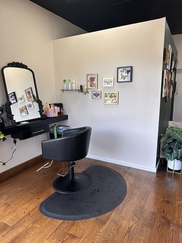 BAROQUE SALON - Updated May 2025 - 11 Photos - 742 Sheridan Rd ...