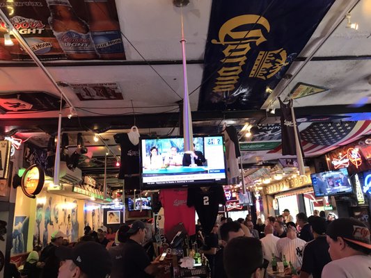 STAN’S SPORTS BAR - 89 Photos & 133 Reviews - Sports Bars - 836 River ...