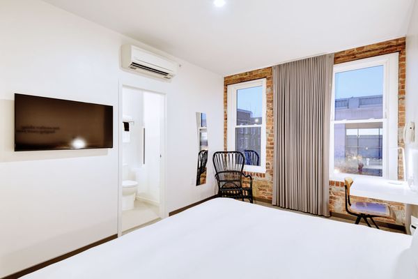 HOTEL HIVE - Updated December 2024 - 273 Photos & 170 Reviews - 2224 F ...