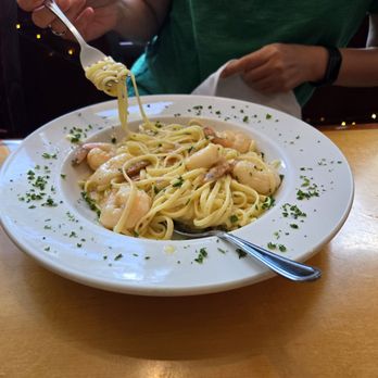 SHUCKERS - Updated July 2025 - 550 Photos & 606 Reviews - 9800 S Ocean ...