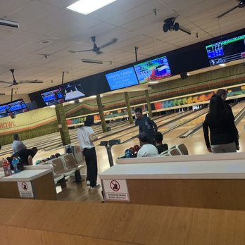 PADDOCK BOWL - Updated December 2025 - 83 Photos & 121 Reviews - 5915 ...