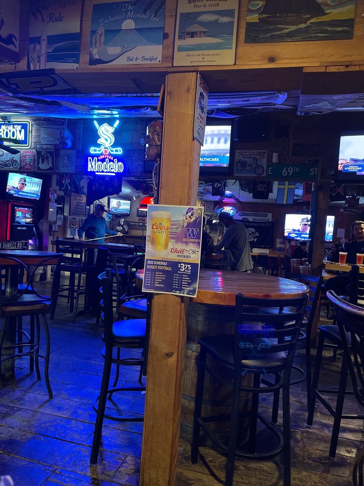 CAPTAIN JACK’S BAR & GRILL - Updated January 2026 - 38 Photos & 54 ...