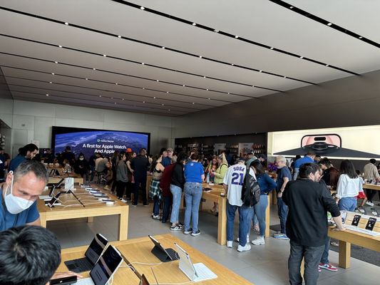 APPLE OAKBROOK - Updated January 2026 - 62 Photos & 339 Reviews - 70 ...