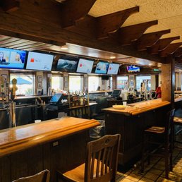 MIKE’S BAR & CRAB HOUSE - Updated August 2024 - 1184 Photos & 1148 ...