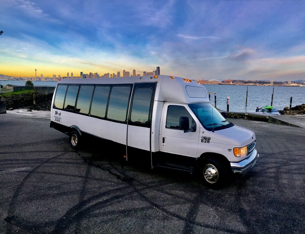 PRESIDENTIAL TRANSPO & PARTY BUS - 97 Photos & 19 Reviews ...