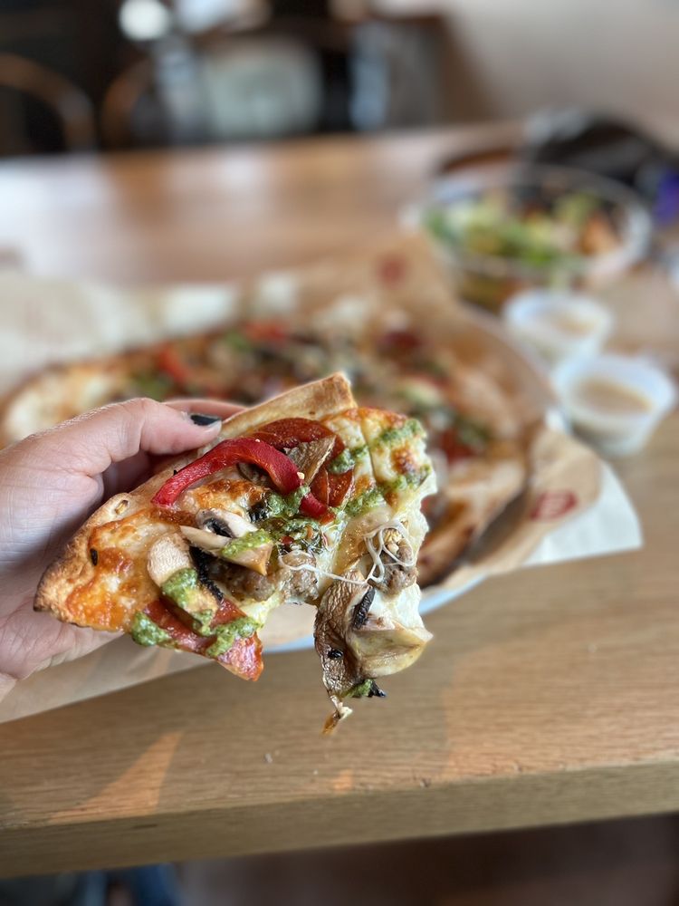 MOD PIZZA - 2830 Pinole Vly Rd, Pinole, California - Updated October ...