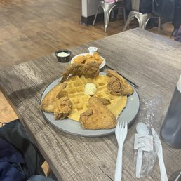KIKI’S CHICKEN AND WAFFLES - Updated January 2025 - 16 Photos & 15 ...