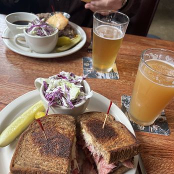 PORT O’PINTS BREWING - Updated December 2024 - 112 Photos & 181 Reviews ...