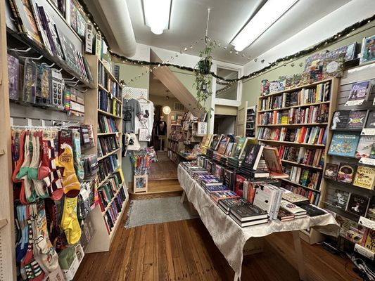 CHARM CITY BOOKS - Updated January 2026 - 40 Photos & 22 Reviews - 782 ...