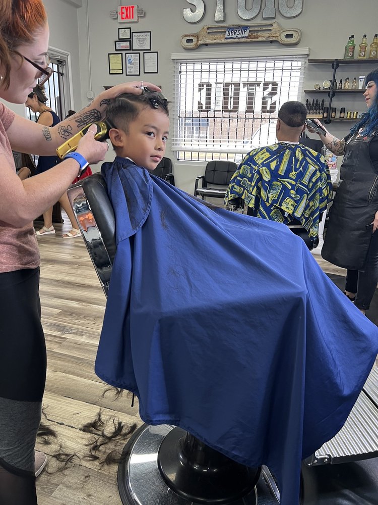 STOIC BARBERSHOP - 17 Photos - 3915 Benbrook Hwy, Fort Worth, Texas ...