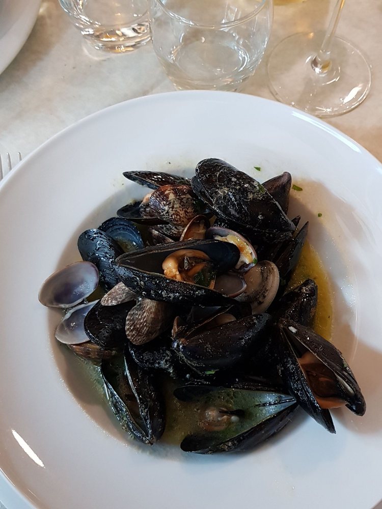 SCUSATE IL RITARDO - Via Diaz 42, Salerno, Italy - Italian - Restaurant ...