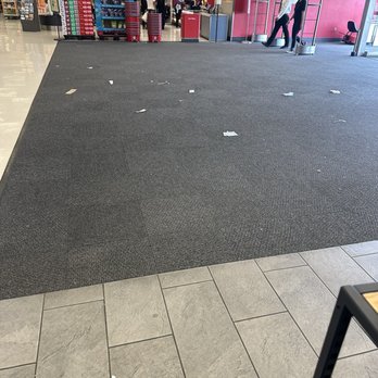 TARGET - Updated January 2025 - 354 Photos & 351 Reviews - 950 E 33rd ...