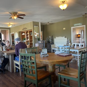 THE CHOCOLATE COVERED STRAWBERRY - Updated May 2025 - 164 Photos & 156 ...