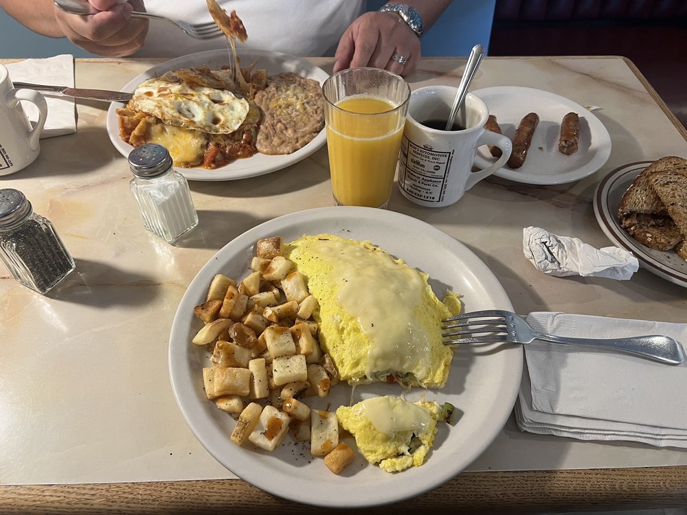 STATE STREET DINER - Updated May 2024 - 71 Photos & 88 Reviews - 630 W ...