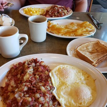 Louie’s Ham And Corned Beef - Takeout & Delivery - 67 Photos & 107 ...