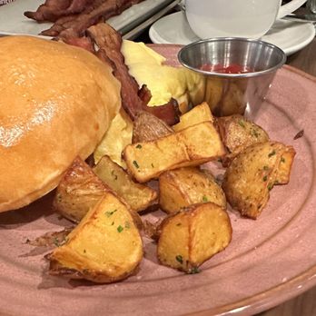 HARTA - Updated October 2025 - 265 Photos & 71 Reviews - 30 W 39th St ...