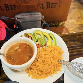 EL REFU - Updated September 2025 - 117 Photos & 91 Reviews - 17111 ...