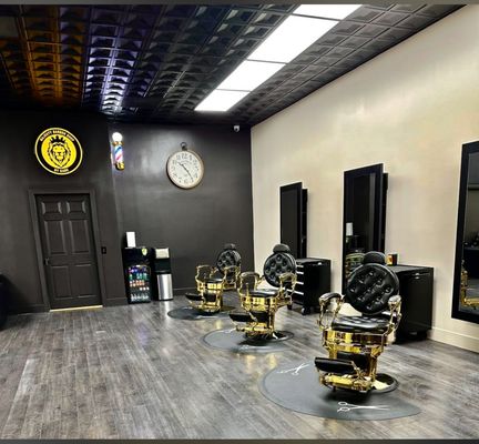 MAJESTY BARBER SHOP - Updated January 2026 - 28 Photos & 10 Reviews ...