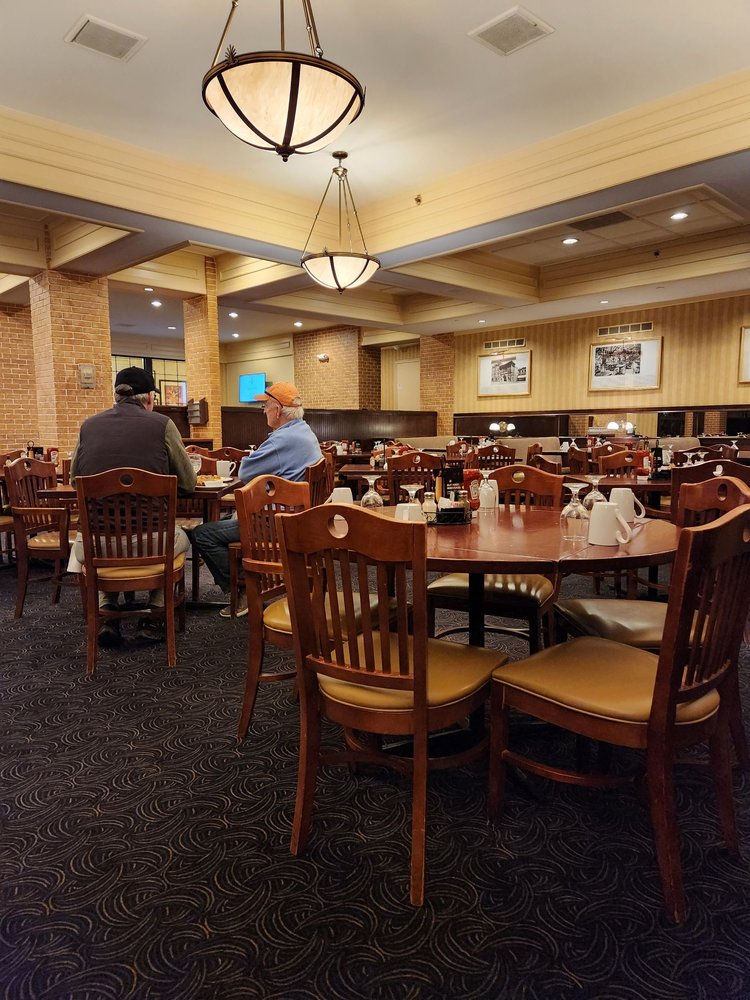 THE CAFE AT HILTON - Updated December 2025 - 509 W Wisconsin Ave ...