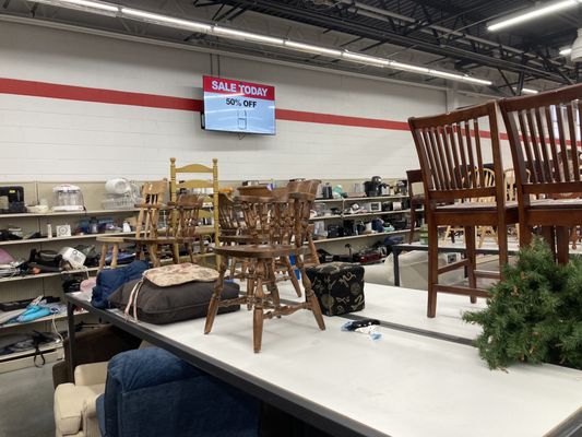 ARC THRIFT STORE & DONATION CENTER - Updated November 2025 - 250 Photos ...