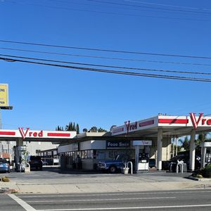 V RED - Updated July 2025 - 12 Photos & 18 Reviews - 13650 Riverside Dr ...