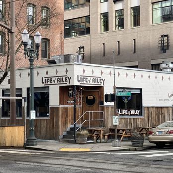 LIFE OF RILEY TAVERN - Updated September 2025 - 139 Photos & 318 ...