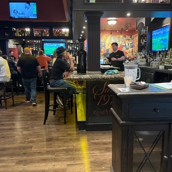 SKIPOLINI’S ITALIAN - 656 Photos & 605 Reviews - 13971 S Virginia St ...