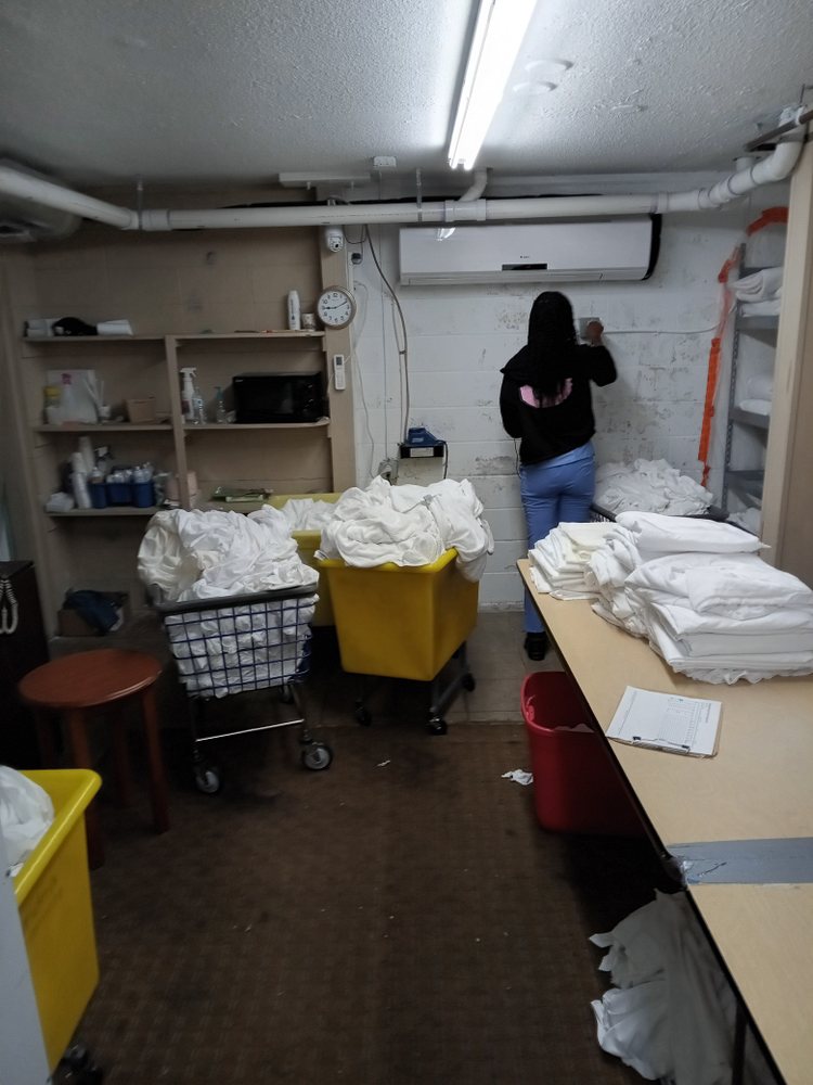 ON THE GO CLEANING - Request a Quote - Knoxville, Tennessee - Office ...