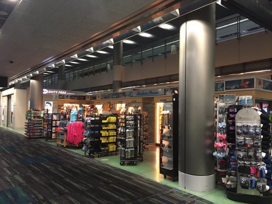 MIAMI INTERNATIONAL AIRPORT - CONCOURSE H - 22 Photos - Miami ...