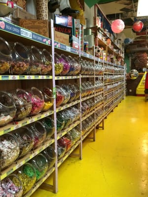 HOLLYWOOD CANDY - Updated August 2025 - 482 Photos & 159 Reviews - 1209 ...