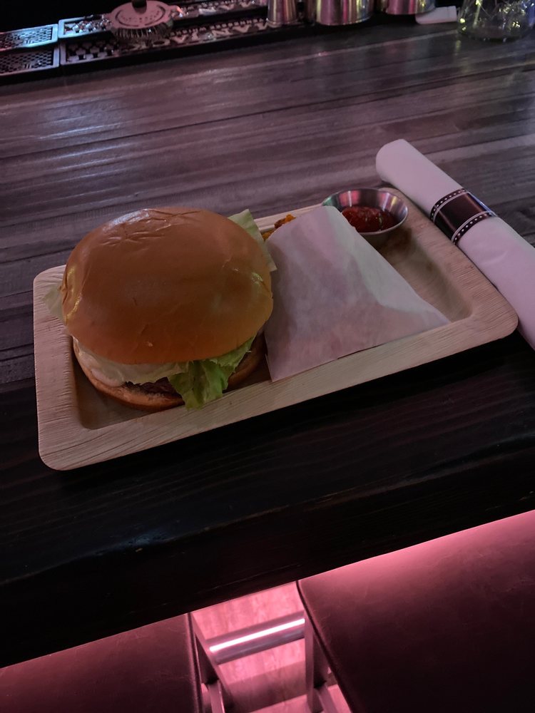 MIDTOWN SPIRITS WINE & BITES - 85 Photos & 25 Reviews - 1527 S Virginia ...