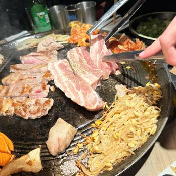 PIGYA - Updated April 2025 - 1279 Photos & 619 Reviews - 3400 W 8th St ...