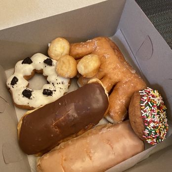 DONUT DEN - Updated January 2026 - 201 Photos & 198 Reviews - 4257 ...